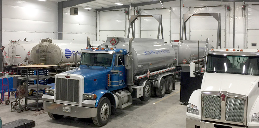 TRUCK & TRAILER – Tank Max Pumper Trucks